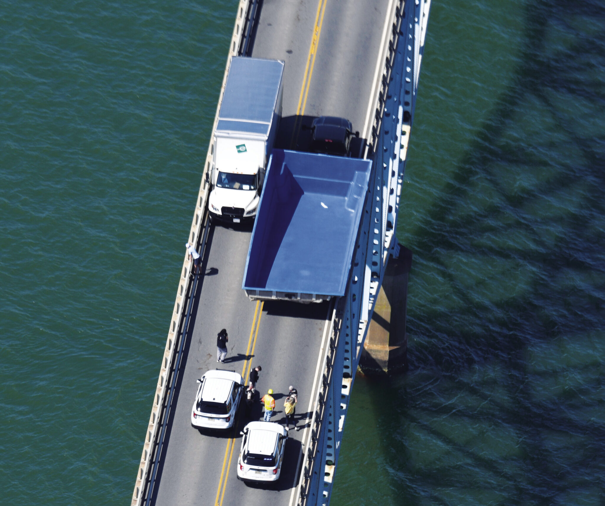 Pool Shuts Down Norris Bridge - News on the Neck